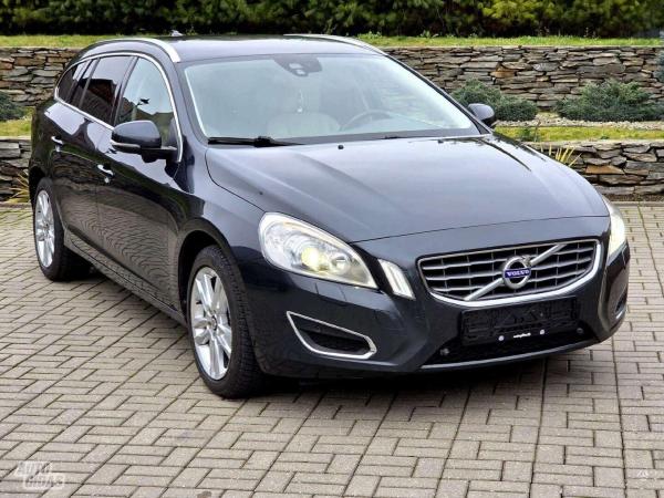 Pelēks Volvo V60 2011 Viļņa, ar dzinēja tilpumu 1.60 L un nobraukumu 209 tūkst. km par 5500 €, foto 1 vietnē AUTOMOTO.COM.LV