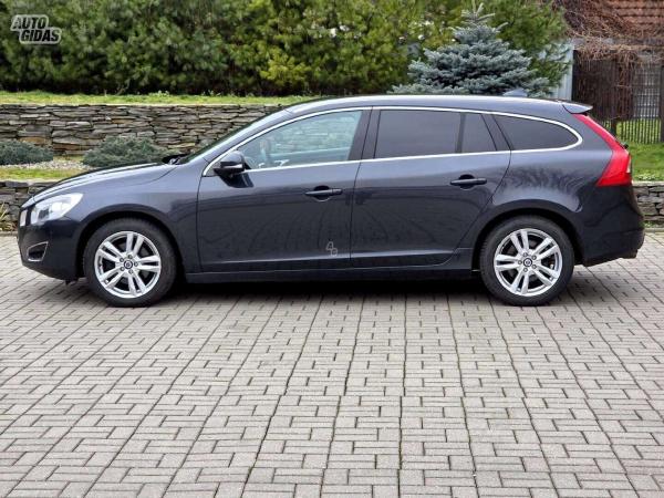 Pelēks Volvo V60 2011 Viļņa, ar dzinēja tilpumu 1.60 L un nobraukumu 209 tūkst. km par 5500 €, foto 5 vietnē AUTOMOTO.COM.LV