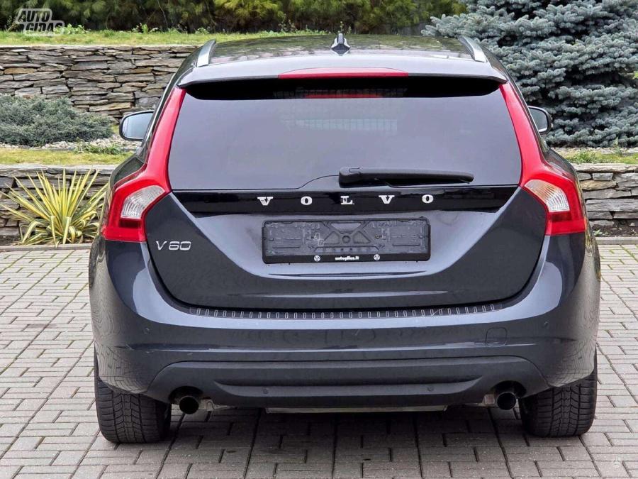 Grey Volvo V60 2011 in Vilnius, with an engine capacity of 1.60 L and mileage of 209 thousand km for 5500 €, photo 8 on AUTOMOTO.COM.LV