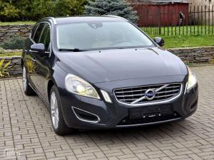 Grey Volvo V60 2011 in Vilnius, with an engine capacity of 1.60 L and mileage of 209 thousand km for 5500 €, photo 15 on AUTOMOTO.COM.LV