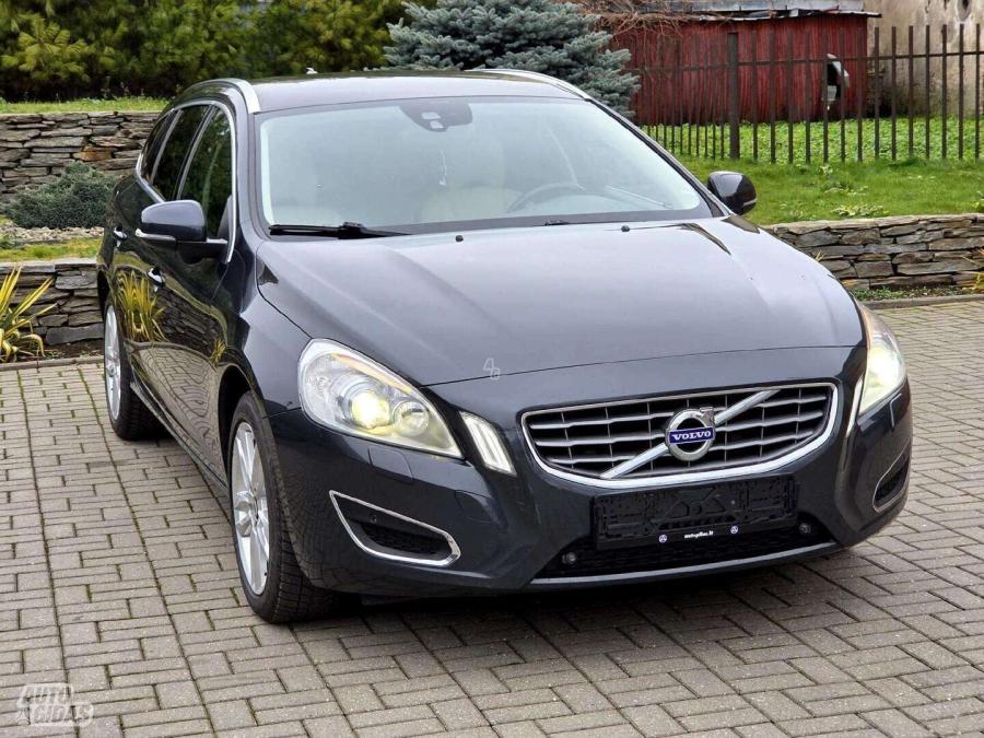 Grey Volvo V60 2011 in Vilnius, with an engine capacity of 1.60 L and mileage of 209 thousand km for 5500 €, photo 15 on AUTOMOTO.COM.LV