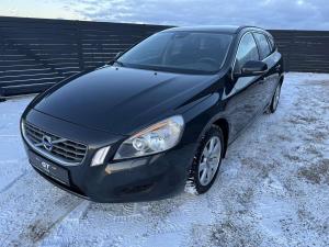 Pelēks Volvo V60 2011 Alīta, ar dzinēja tilpumu 1.98 L un nobraukumu 272 tūkst. km par 4450 €, foto 2 vietnē AUTOMOTO.COM.LV