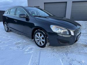 Pelēks Volvo V60 2011 Alīta, ar dzinēja tilpumu 1.98 L un nobraukumu 272 tūkst. km par 4450 €, foto 10 vietnē AUTOMOTO.COM.LV