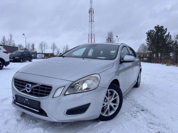 Grey Volvo V60 2011 in Alytus, with an engine capacity of 2.40 L and mileage of 262 thousand km for 5950 €, photo 6 on AUTOMOTO.COM.LV