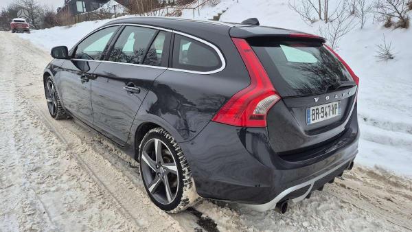 Pelēks Volvo V60 2011 Viļņa, ar dzinēja tilpumu 1.98 L un nobraukumu 290 tūkst. km par 5600 €, foto 7 vietnē AUTOMOTO.COM.LV