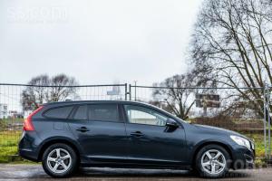Grey Volvo V60 2011 in Riga, with an engine capacity of 2.00 L and mileage of 303 thousand km for 7490 €, photo 5 on AUTOMOTO.COM.LV