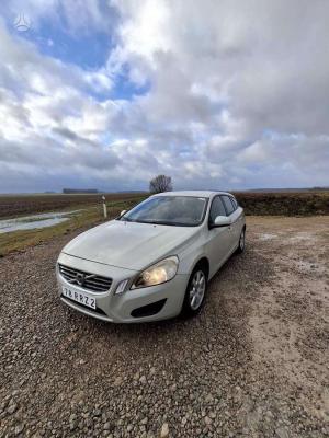 Pelēks Volvo V60 2011 Raseiniai, ar dzinēja tilpumu 1.98 L un nobraukumu 309 tūkst. km par 4350 €, foto 9 vietnē AUTOMOTO.COM.LV