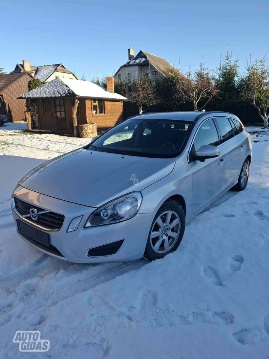 Pelēks Volvo V60 2011 Telšiai, ar dzinēja tilpumu 2.00 L un nobraukumu 290 tūkst. km par 4999 €, foto 1 vietnē AUTOMOTO.COM.LV