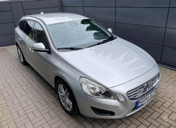 Pelēks Volvo V60 2011 Marijampole, ar dzinēja tilpumu 1.56 L un nobraukumu 308 tūkst. km par 4550 €, foto 6 vietnē AUTOMOTO.COM.LV