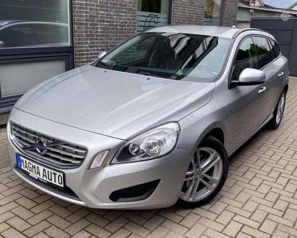 Pelēks Volvo V60 2011 Marijampole, ar dzinēja tilpumu 1.56 L un nobraukumu 308 tūkst. km par 4550 €, foto 9 vietnē AUTOMOTO.COM.LV