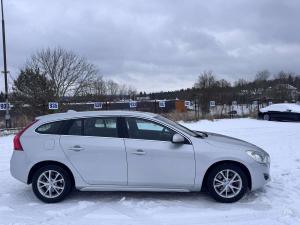 Grey Volvo V60 2011 in Alytus, with an engine capacity of 2.40 L and mileage of 271 thousand km for 5500 €, photo 7 on AUTOMOTO.COM.LV
