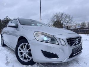 Grey Volvo V60 2011 in Alytus, with an engine capacity of 2.40 L and mileage of 268 thousand km for 5600 €, photo 3 on AUTOMOTO.COM.LV