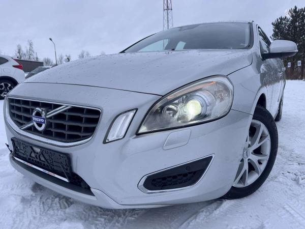 Grey Volvo V60 2011 in Alytus, with an engine capacity of 2.40 L and mileage of 268 thousand km for 5600 €, photo 6 on AUTOMOTO.COM.LV