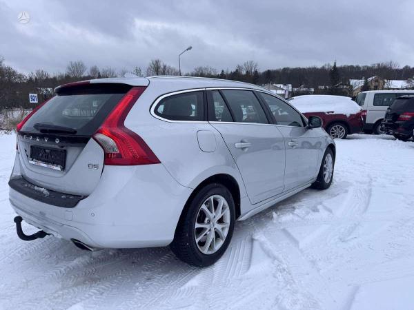 Grey Volvo V60 2011 in Alytus, with an engine capacity of 2.40 L and mileage of 268 thousand km for 5600 €, photo 9 on AUTOMOTO.COM.LV