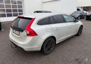 Grey Volvo V60 2011 in Vilnius, with an engine capacity of 1.98 L and mileage of 273 thousand km for 6190 €, photo 4 on AUTOMOTO.COM.LV