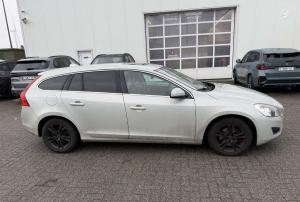Grey Volvo V60 2011 in Vilnius, with an engine capacity of 1.98 L and mileage of 273 thousand km for 6190 €, photo 7 on AUTOMOTO.COM.LV