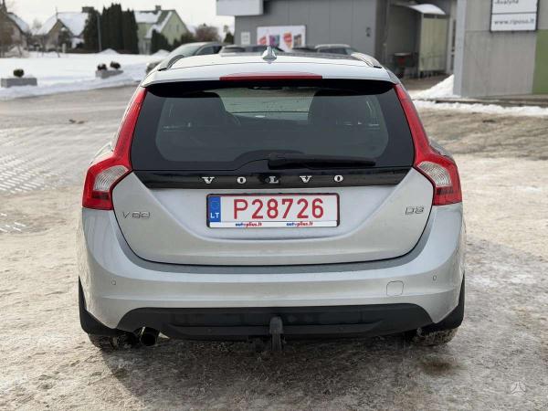 Pelēks Volvo V60 2011 Mažeikiai, ar dzinēja tilpumu 1.98 L un nobraukumu 309 tūkst. km par 5499 €, foto 9 vietnē AUTOMOTO.COM.LV