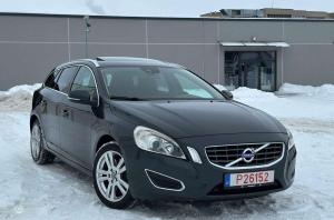 Pelēks Volvo V60 2011 Raseiniai, ar dzinēja tilpumu 2.40 L un nobraukumu 289 tūkst. km par 5550 €, foto  vietnē AUTOMOTO.COM.LV