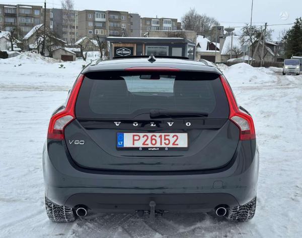 Grey Volvo V60 2011 in Raseiniai, with an engine capacity of 2.40 L and mileage of 289 thousand km for 5550 €, photo 5 on AUTOMOTO.COM.LV