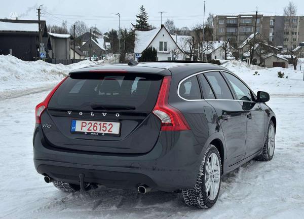 Grey Volvo V60 2011 in Raseiniai, with an engine capacity of 2.40 L and mileage of 289 thousand km for 5550 €, photo 9 on AUTOMOTO.COM.LV