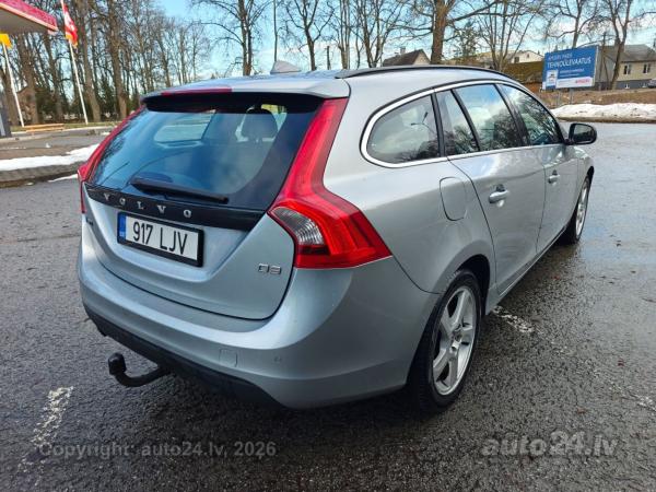 Grey Volvo V60 2011 in Tallinn, with an engine capacity of 2.00 L and mileage of 163 thousand km for 6990 €, photo 5 on AUTOMOTO.COM.LV