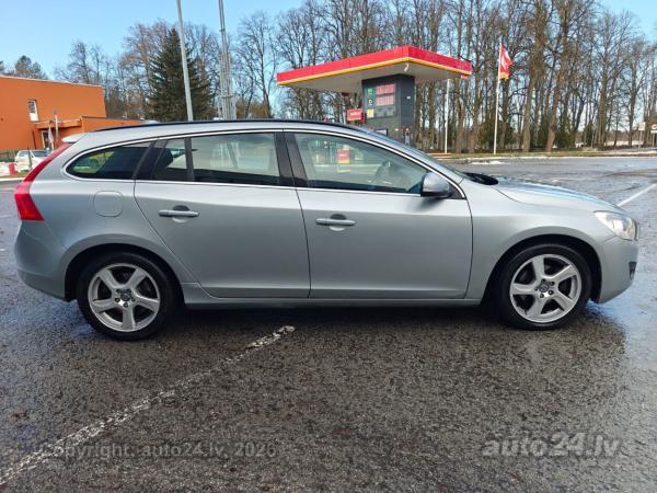 Grey Volvo V60 2011 in Tallinn, with an engine capacity of 2.00 L and mileage of 163 thousand km for 6990 €, photo 6 on AUTOMOTO.COM.LV