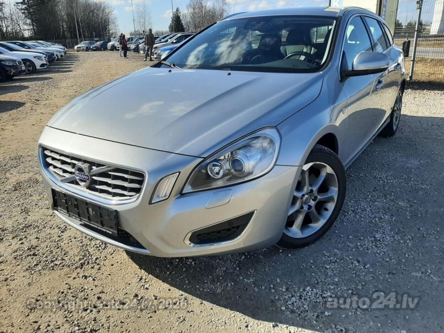 Pelēks Volvo V60 2011 Tartu, ar dzinēja tilpumu 2.40 L un nobraukumu 252 tūkst. km par 7500 €, foto 1 vietnē AUTOMOTO.COM.LV