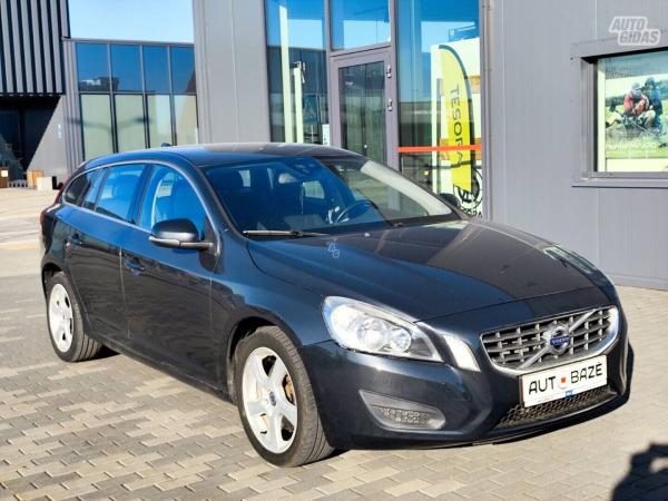 Pelēks Volvo V60 2011 Šauļi, ar dzinēja tilpumu 2.00 L un nobraukumu 0 tūkst. km par 6250 €, foto 1 vietnē AUTOMOTO.COM.LV