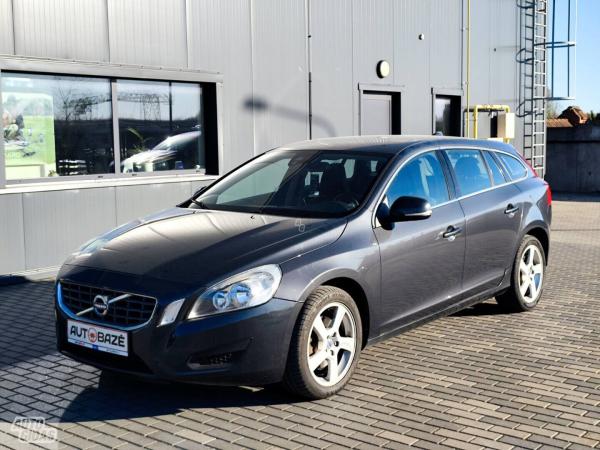 Pelēks Volvo V60 2011 Šauļi, ar dzinēja tilpumu 2.00 L un nobraukumu 0 tūkst. km par 6250 €, foto 2 vietnē AUTOMOTO.COM.LV
