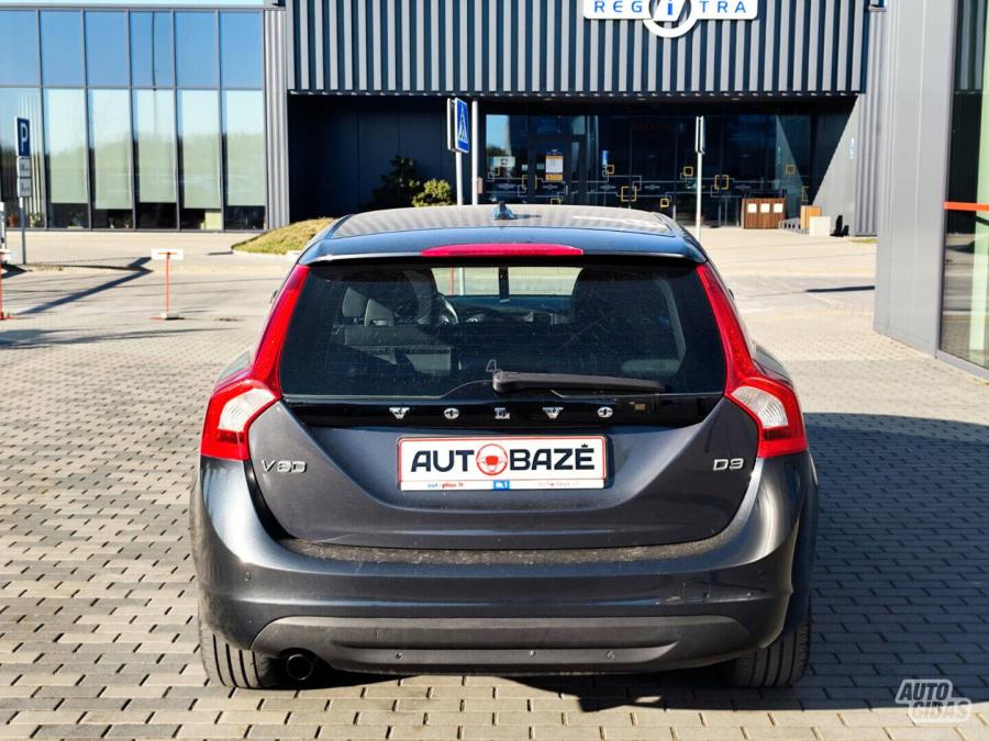Grey Volvo V60 2011 in Siauliai, with an engine capacity of 2.00 L and mileage of 0 thousand km for 6250 €, photo 7 on AUTOMOTO.COM.LV
