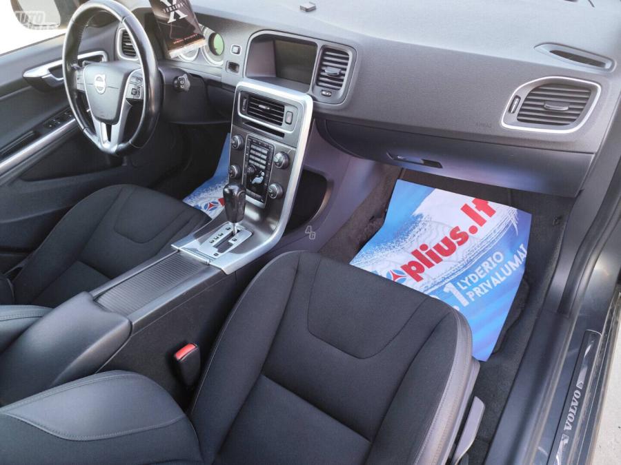 Grey Volvo V60 2011 in Siauliai, with an engine capacity of 2.00 L and mileage of 0 thousand km for 6250 €, photo 13 on AUTOMOTO.COM.LV
