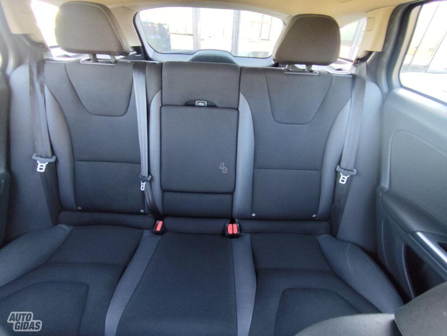 Grey Volvo V60 2011 in Siauliai, with an engine capacity of 2.00 L and mileage of 0 thousand km for 6250 €, photo 20 on AUTOMOTO.COM.LV