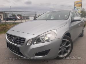 Pelēks Volvo V60 2011 Tartu, ar dzinēja tilpumu 2.40 L un nobraukumu 252 tūkst. km par 7200 €, foto  vietnē AUTOMOTO.COM.LV