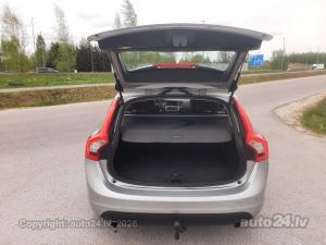 Pelēks Volvo V60 2011 Tartu, ar dzinēja tilpumu 2.40 L un nobraukumu 252 tūkst. km par 7200 €, foto 5 vietnē AUTOMOTO.COM.LV