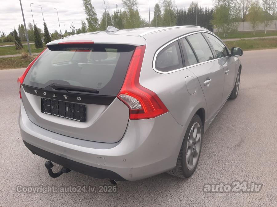 Pelēks Volvo V60 2011 Tartu, ar dzinēja tilpumu 2.40 L un nobraukumu 252 tūkst. km par 7200 €, foto 8 vietnē AUTOMOTO.COM.LV