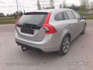 Pelēks Volvo V60 2011 Tartu, ar dzinēja tilpumu 2.40 L un nobraukumu 252 tūkst. km par 7200 €, foto 9 vietnē AUTOMOTO.COM.LV