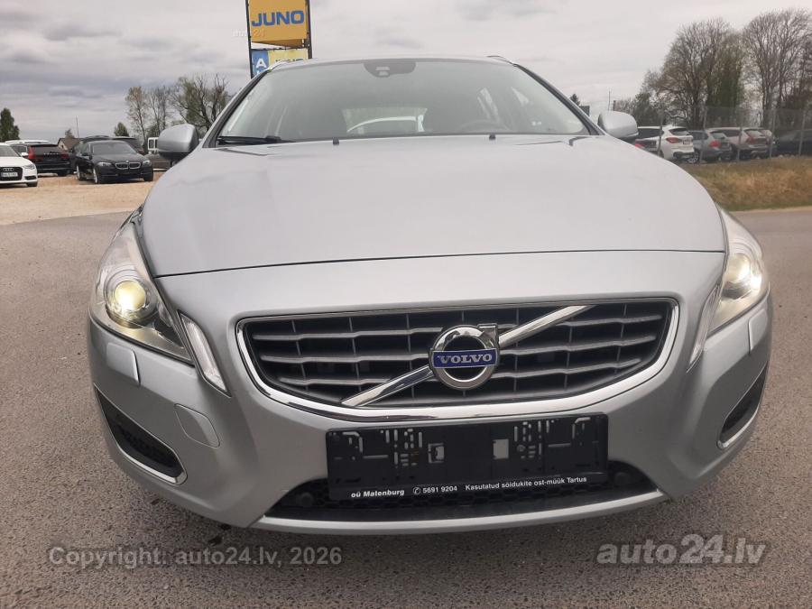 Pelēks Volvo V60 2011 Tartu, ar dzinēja tilpumu 2.40 L un nobraukumu 252 tūkst. km par 7200 €, foto 12 vietnē AUTOMOTO.COM.LV