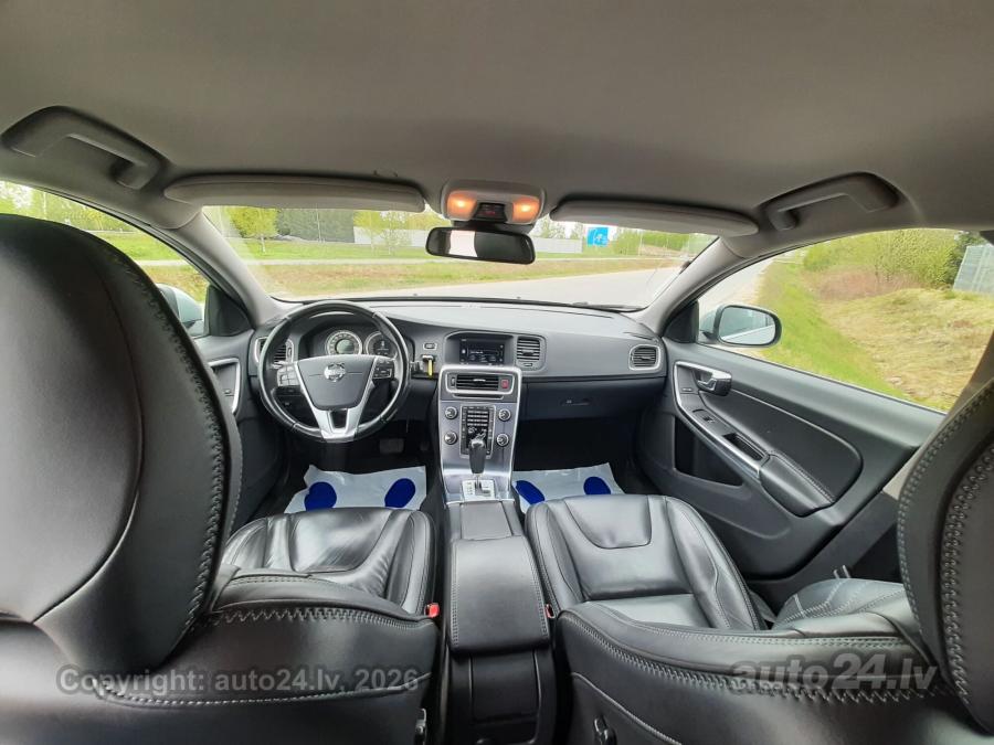 Pelēks Volvo V60 2011 Tartu, ar dzinēja tilpumu 2.40 L un nobraukumu 252 tūkst. km par 7200 €, foto 13 vietnē AUTOMOTO.COM.LV