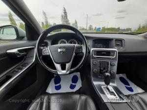 Pelēks Volvo V60 2011 Tartu, ar dzinēja tilpumu 2.40 L un nobraukumu 252 tūkst. km par 7200 €, foto 14 vietnē AUTOMOTO.COM.LV