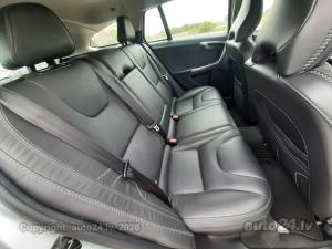 Pelēks Volvo V60 2011 Tartu, ar dzinēja tilpumu 2.40 L un nobraukumu 252 tūkst. km par 7200 €, foto 21 vietnē AUTOMOTO.COM.LV