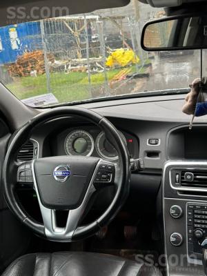 Grey Volvo V60 2011 in Riga, with an engine capacity of 1.60 L and mileage of 310 thousand km for 3900 €, photo 7 on AUTOMOTO.COM.LV