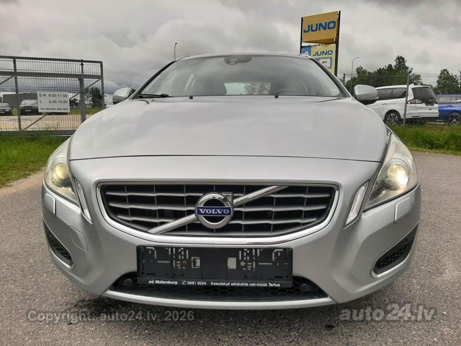 Pelēks Volvo V60 2011 Tartu, ar dzinēja tilpumu 2.40 L un nobraukumu 252 tūkst. km par 6990 €, foto 1 vietnē AUTOMOTO.COM.LV