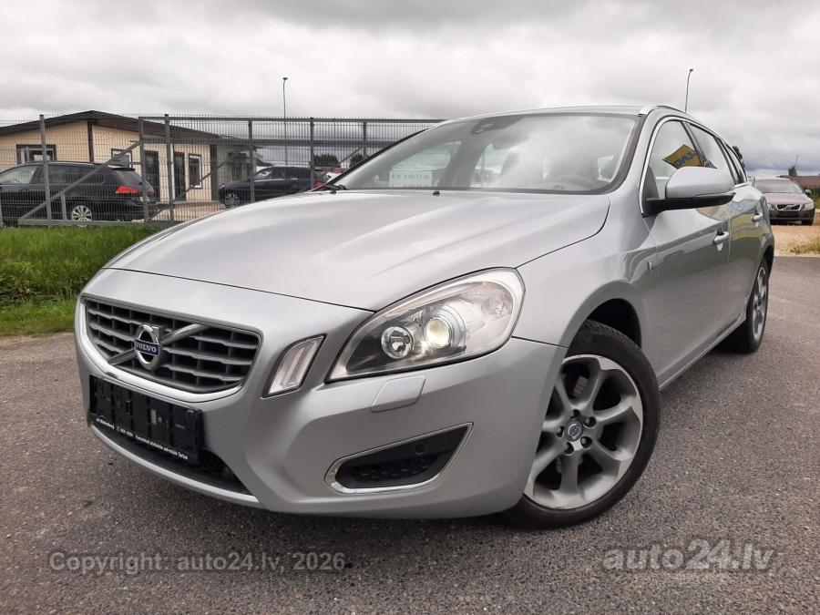 Pelēks Volvo V60 2011 Tartu, ar dzinēja tilpumu 2.40 L un nobraukumu 252 tūkst. km par 6990 €, foto 3 vietnē AUTOMOTO.COM.LV