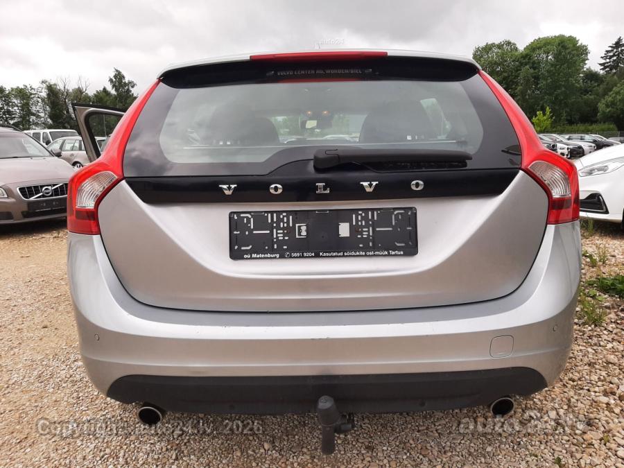 Pelēks Volvo V60 2011 Tartu, ar dzinēja tilpumu 2.40 L un nobraukumu 252 tūkst. km par 6990 €, foto 8 vietnē AUTOMOTO.COM.LV