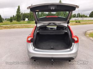 Pelēks Volvo V60 2011 Tartu, ar dzinēja tilpumu 2.40 L un nobraukumu 252 tūkst. km par 6990 €, foto 9 vietnē AUTOMOTO.COM.LV