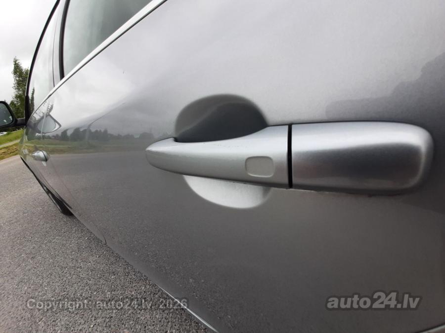 Pelēks Volvo V60 2011 Tartu, ar dzinēja tilpumu 2.40 L un nobraukumu 252 tūkst. km par 6990 €, foto 12 vietnē AUTOMOTO.COM.LV