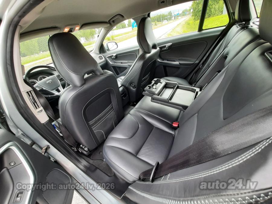 Pelēks Volvo V60 2011 Tartu, ar dzinēja tilpumu 2.40 L un nobraukumu 252 tūkst. km par 6990 €, foto 16 vietnē AUTOMOTO.COM.LV