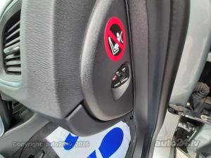 Pelēks Volvo V60 2011 Tartu, ar dzinēja tilpumu 2.40 L un nobraukumu 252 tūkst. km par 6990 €, foto 18 vietnē AUTOMOTO.COM.LV