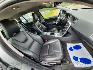 Pelēks Volvo V60 2011 Tartu, ar dzinēja tilpumu 2.40 L un nobraukumu 252 tūkst. km par 6990 €, foto 21 vietnē AUTOMOTO.COM.LV