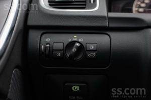 Pelēks Volvo V60 2011 Rīga, ar dzinēja tilpumu 2.00 L un nobraukumu 303 tūkst. km par 6290 €, foto 15 vietnē AUTOMOTO.COM.LV